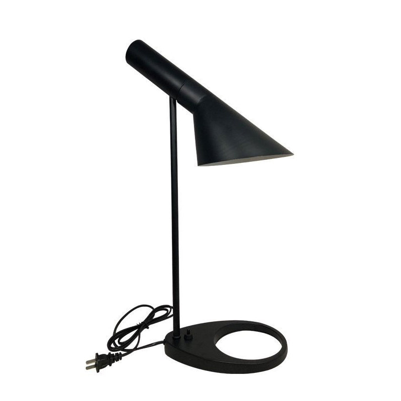 Pointing Table Lamp – Ustianlight
